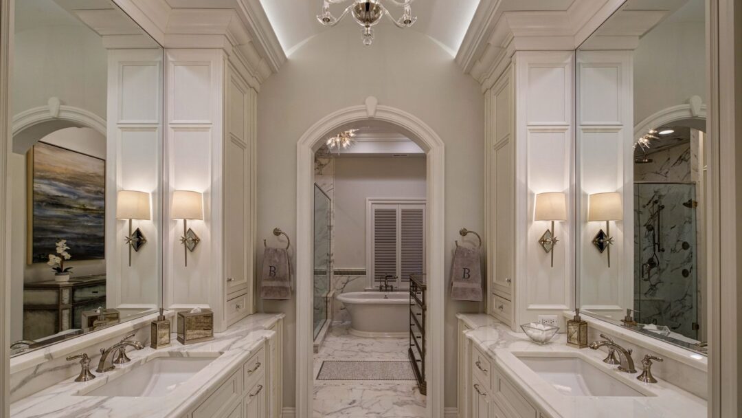Chicago Brownstone Master Bath Remodel - Drury Design