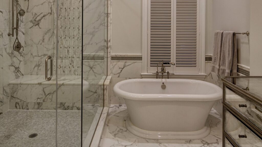 Chicago Brownstone Master Bath Remodel - Drury Design