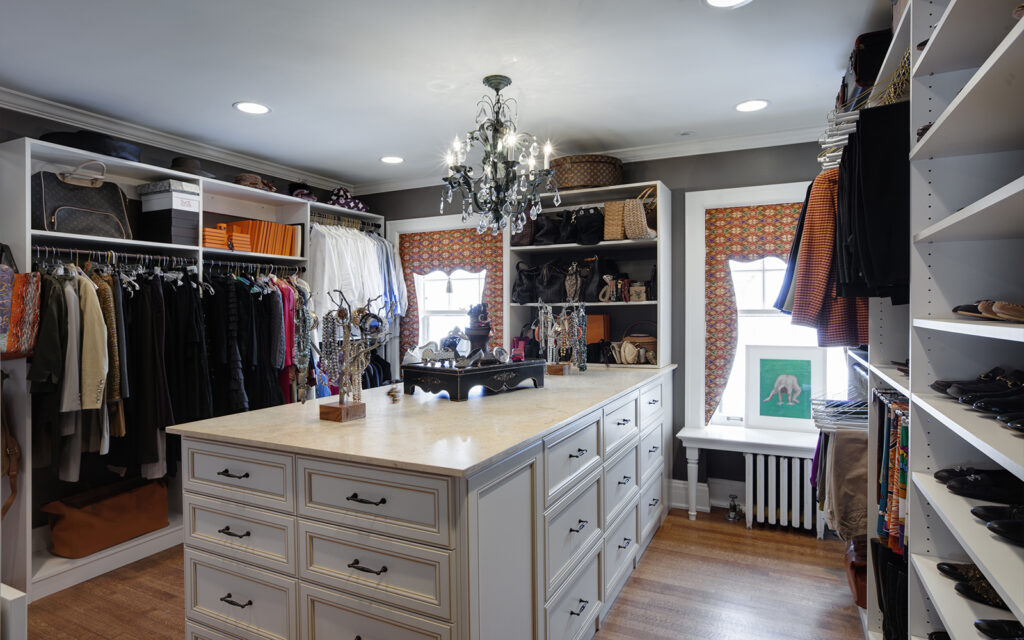 How Can You Customize Your Closet? - Drury Design