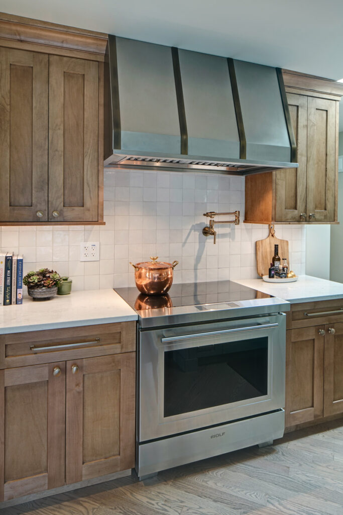 Warm, Inviting Kitchen - Elmhurst, IL - Drury Design